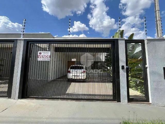 Casa / Sobrado para Venda em Maringá/PR Jardim dos Pássaros 3 Quartos
