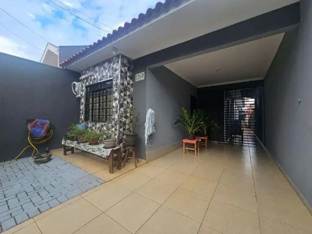 Casa / Sobrado para Venda em Maringá/PR Jardim Pinheiros 4 Quartos