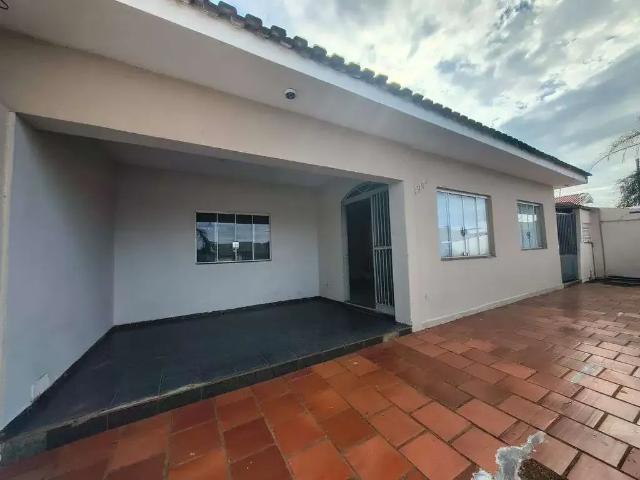 Casa / Sobrado para Venda em Maringá/PR Jardim Universo 5 Quartos