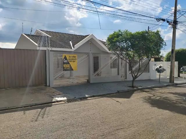 Casa / Sobrado para Venda em Maringá/PR Parque Residencial Quebec 3 Quartos