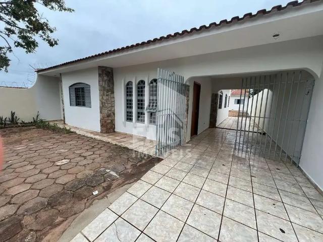 Casa / Sobrado para Venda em Maringá/PR Parque Tarumã