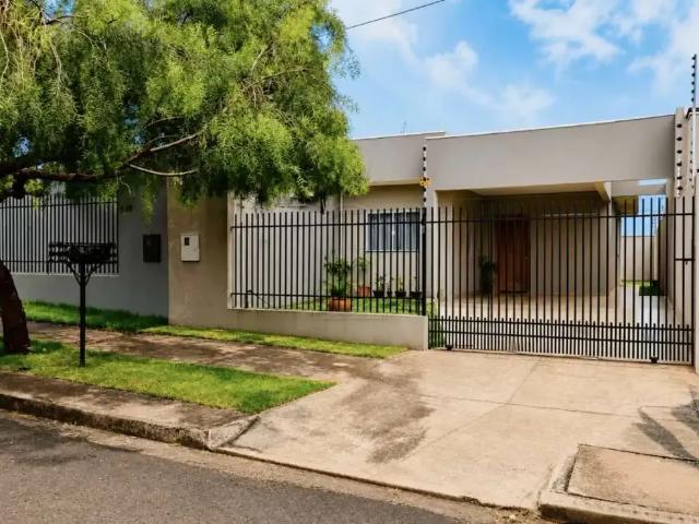 Casa / Sobrado para Venda em Maringá/PR Residencial Arezzo 3 Quartos