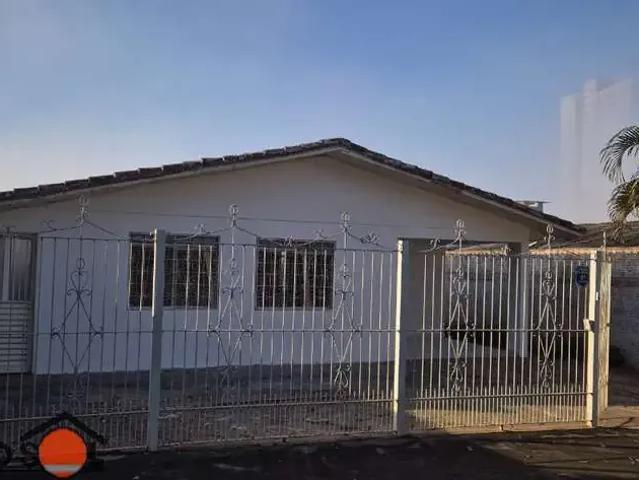Casa / Sobrado para Venda em Maringá/PR Vila Marumby 3 Quartos