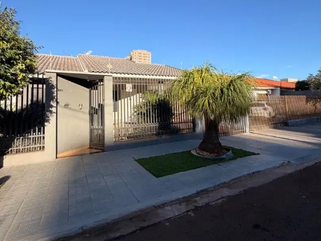 Casa / Sobrado para Venda em Maringá/PR Vila Marumby 3 Quartos