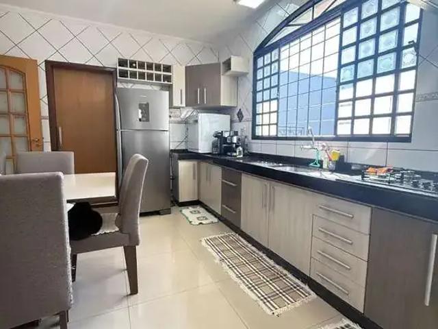 Casa / Sobrado para Venda em Maringá/PR Vila Nova 4 Quartos
