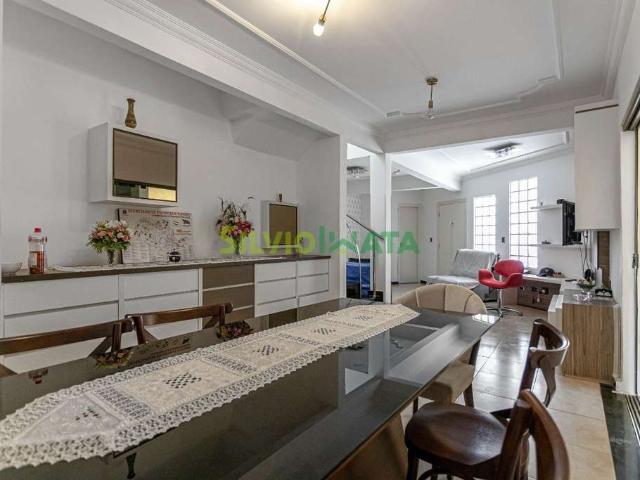 Casa / Sobrado para Venda em Maringá/PR Vila Progresso 6 Quartos