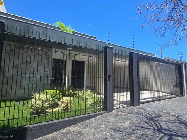 Casa / Sobrado para Venda em Maringá/PR Zona 01 4 Quartos