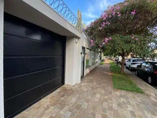 Casa / Sobrado para Venda em Maringá/PR Zona 02 4 Quartos