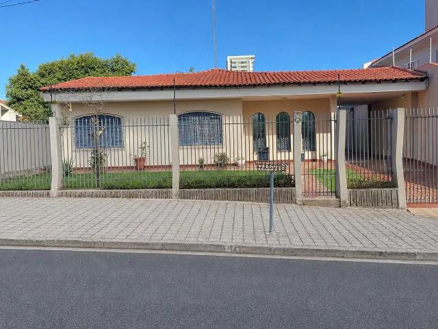 Casa / Sobrado para Venda em Maringá/PR Zona 02 4 Quartos