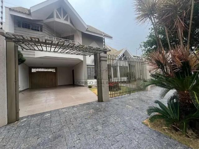 Casa / Sobrado para Venda em Maringá/PR Zona 07 4 Quartos
