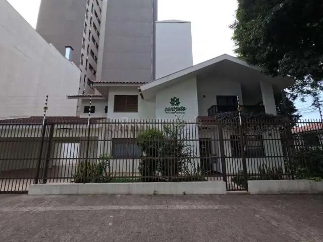 Casa / Sobrado para Venda em Maringá/PR Zona 07 4 Quartos