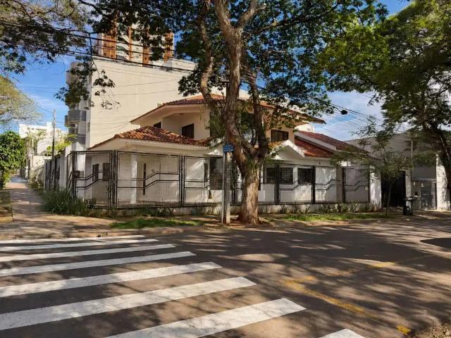 Casa / Sobrado para Venda em Maringá/PR Zona 07 5 Quartos