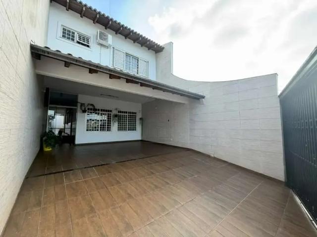 Casa / Sobrado para Venda em Maringá/PR Zona 07 3 Quartos