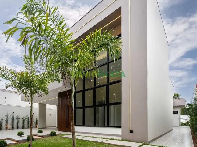 Casa / Sobrado para Venda em Maringá/PR Zona 04 4 Quartos