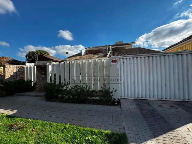 Casa / Sobrado para Venda em Maringá/PR Zona 04 6 Quartos
