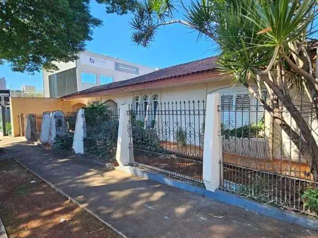 Casa / Sobrado para Venda em Maringá/PR Zona 04 3 Quartos