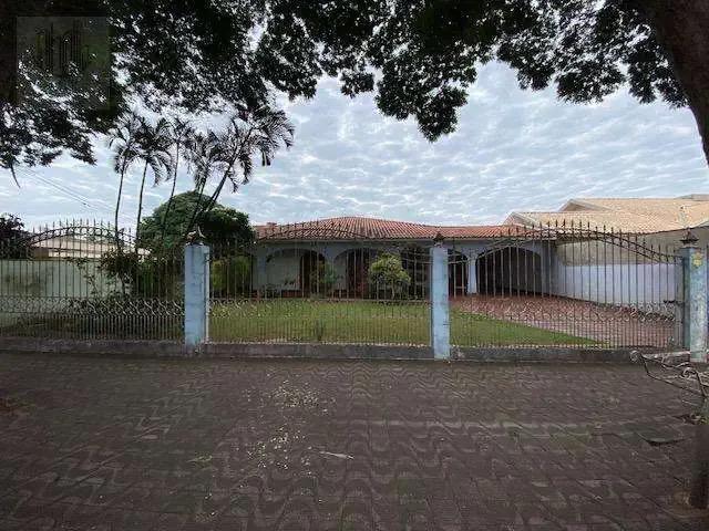 Casa / Sobrado para Venda em Maringá/PR Zona 05 4 Quartos