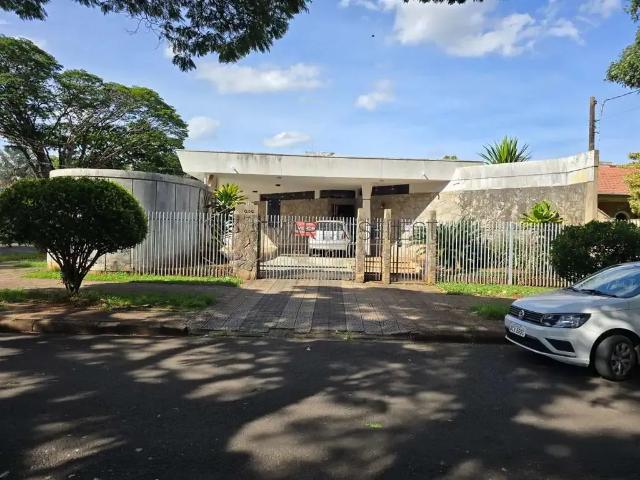 Casa / Sobrado para Venda em Maringá/PR Zona 05 4 Quartos