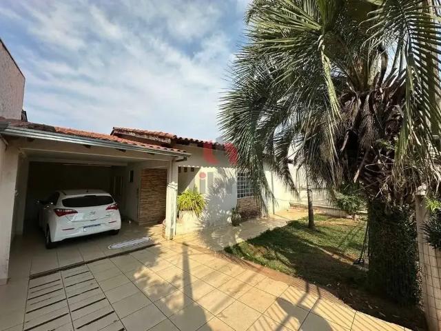 Casa / Sobrado para Venda em Maringá/PR Zona 05 2 Quartos