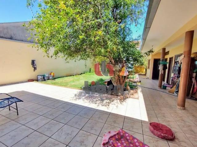 Casa / Sobrado para Venda em Maringá/PR Zona 08 3 Quartos
