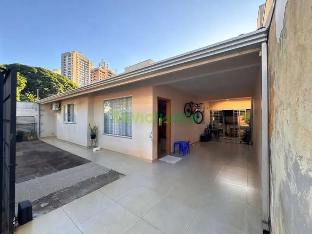 Casa / Sobrado para Venda em Maringá/PR Zona 08 3 Quartos