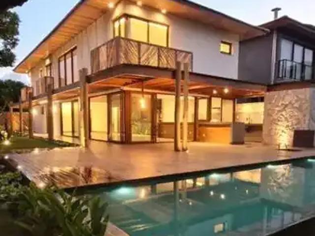 Casa / Sobrado para Venda em Mata de São João/BA Praia do Forte 5 Quartos
