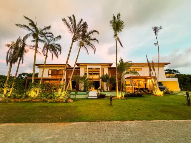 Casa / Sobrado para Venda em Mata de São João/BA Praia do Forte 5 Quartos