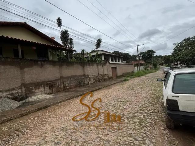 Casa / Sobrado para Venda em Mateus Leme/MG Central 3 Quartos