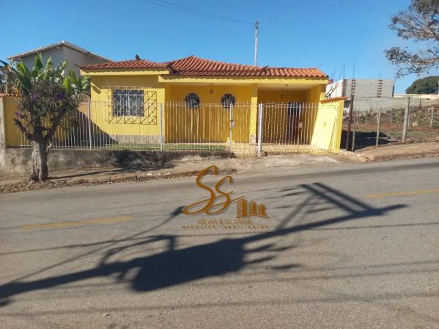 Casa / Sobrado para Venda em Mateus Leme/MG Centro 5 Quartos