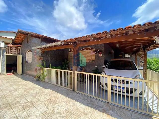 Casa / Sobrado para Venda em Mateus Leme/MG Centro 3 Quartos