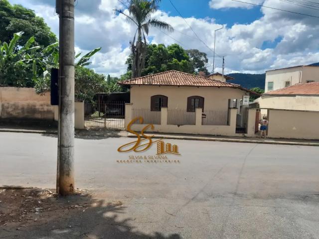 Casa / Sobrado para Venda em Mateus Leme/MG Centro 3 Quartos