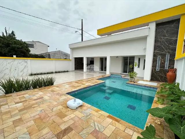 Casa / Sobrado para Venda em Matinhos/PR Balneário Betaras 5 Quartos