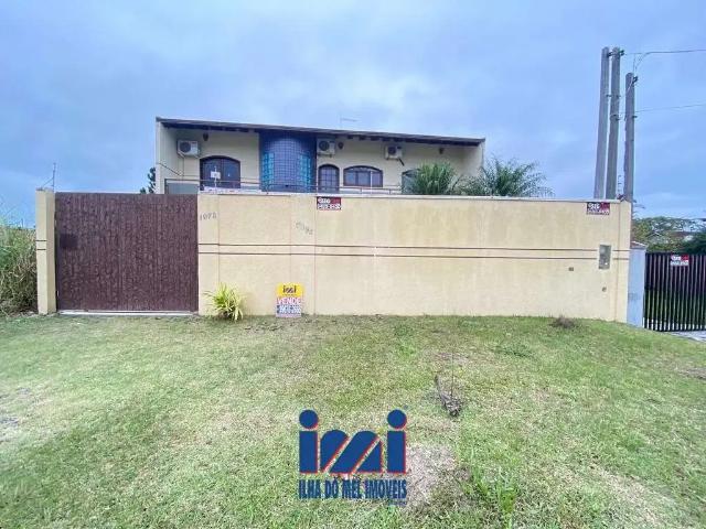 Casa / Sobrado para Venda em Matinhos/PR Balneário Ipacaraí 4 Quartos