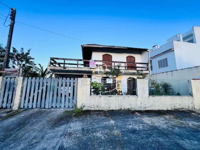 Casa / Sobrado para Venda em Matinhos/PR Balneário Ipacaraí 3 Quartos