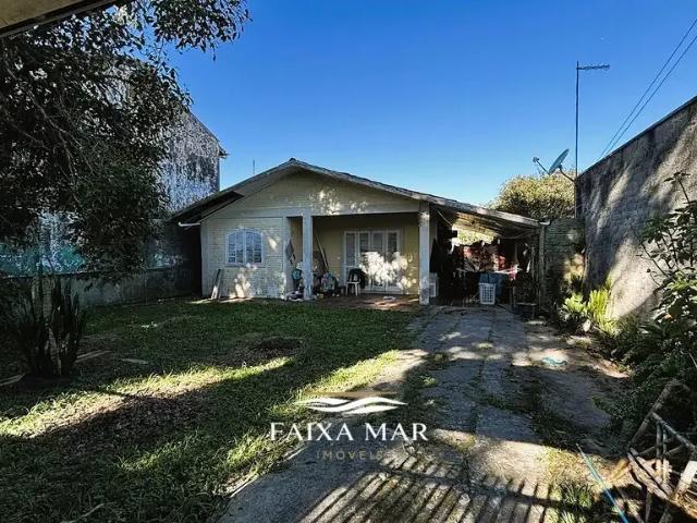 Casa / Sobrado para Venda em Matinhos/PR Balneário Ipacaraí 3 Quartos