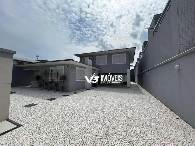 Casa / Sobrado para Venda em Matinhos/PR Caiobá 5 Quartos