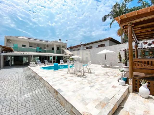 Casa / Sobrado para Venda em Matinhos/PR Caiobá 5 Quartos