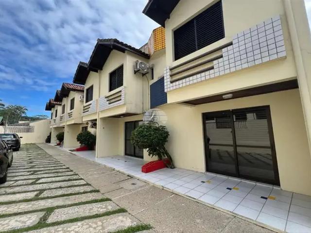 Casa / Sobrado para Venda em Matinhos/PR Caiobá 3 Quartos