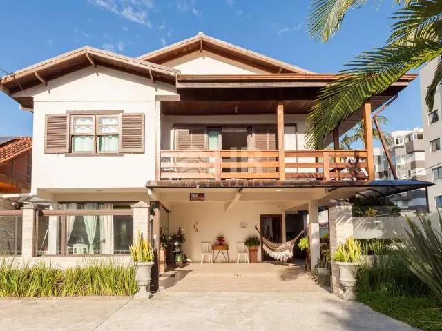 Casa / Sobrado para Venda em Matinhos/PR Centro 4 Quartos