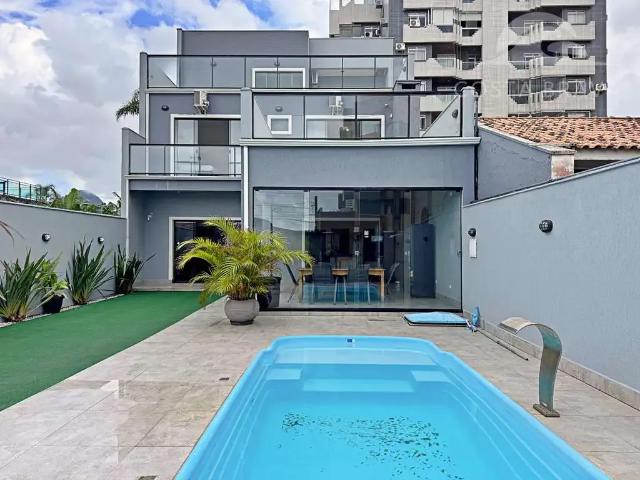 Casa / Sobrado para Venda em Matinhos/PR Centro 5 Quartos