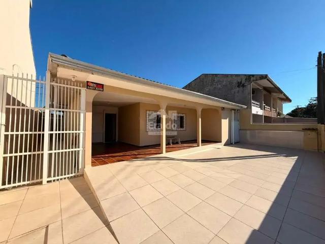 Casa / Sobrado para Venda em Matinhos/PR Saint Etiene 5 Quartos