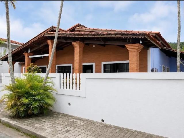 Casa / Sobrado para Venda em Mongaguá/SP Centro 3 Quartos