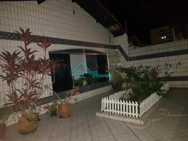 Casa / Sobrado para Venda em Mongaguá/SP Vila São Paulo 5 Quartos