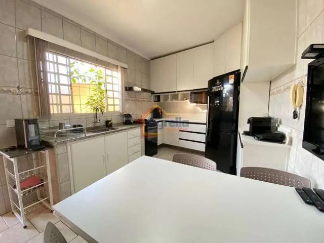 Casa / Sobrado para Venda em Mogi Mirim/SP Centro 2 Quartos
