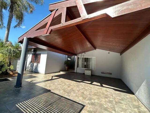 Casa / Sobrado para Venda em Mogi Mirim/SP Aterrado 4 Quartos