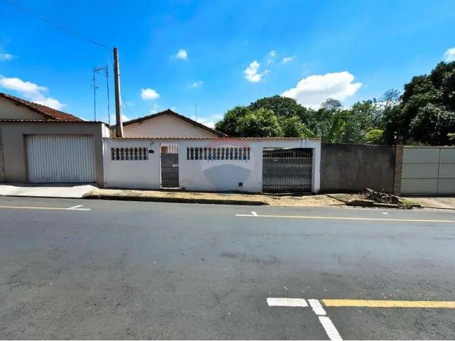 Casa / Sobrado para Venda em Mogi Mirim/SP Tucura 2 Quartos