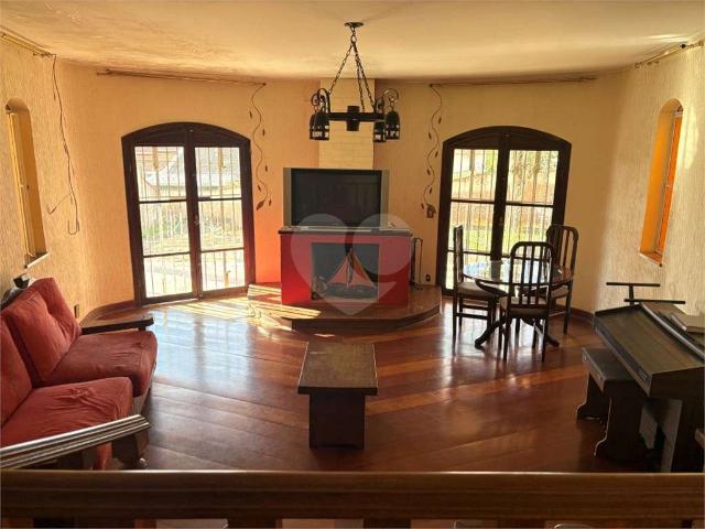 Casa / Sobrado para Venda em Mogi das Cruzes/SP Vila Oliveira 4 Quartos