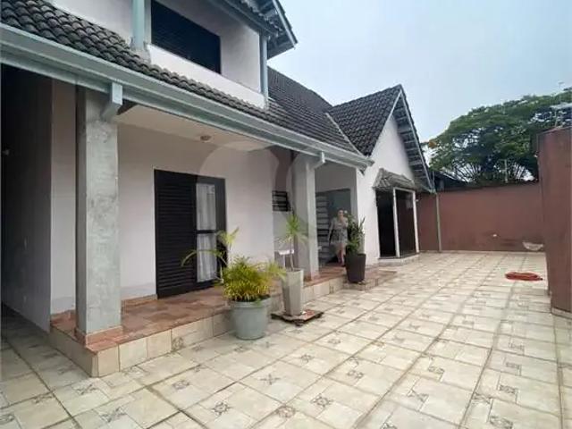 Casa / Sobrado para Venda em Mogi das Cruzes/SP Vila Oliveira 4 Quartos