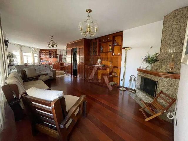 Casa / Sobrado para Venda em Mogi das Cruzes/SP Vila Oliveira 4 Quartos