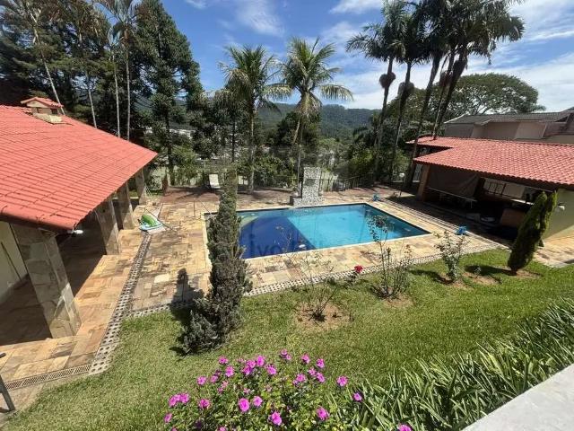 Casa / Sobrado para Venda em Mogi das Cruzes/SP Vila Suissa 5 Quartos